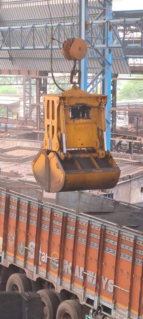 Electro-Hydraulic Grab Bucket - Material Handling Grabs