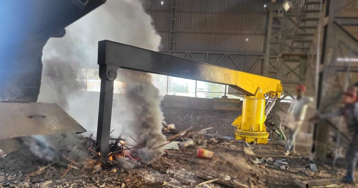 Scrap Pusher For Induction Furnace | Scrap Poker